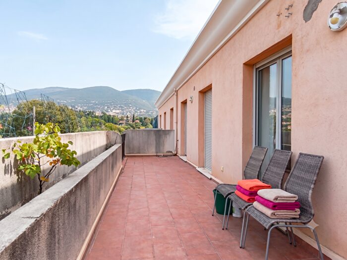 Grasse, Saint-Antoine, Aspres, Plascassier : Appartement 3 pièces à vendre