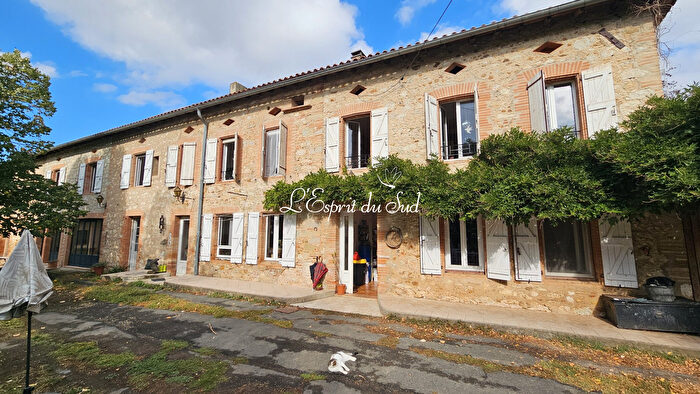 Maison 11 pièces à Briatexte, à vendre