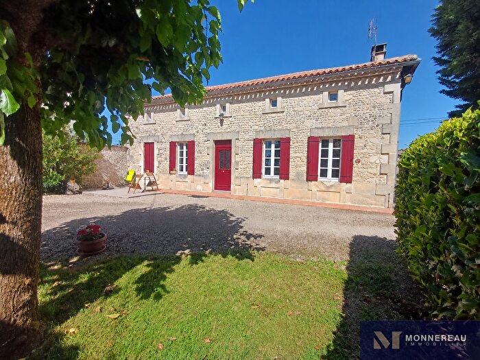 Maison 7 pièces à Baignes-Sainte-Radegonde, à vendre