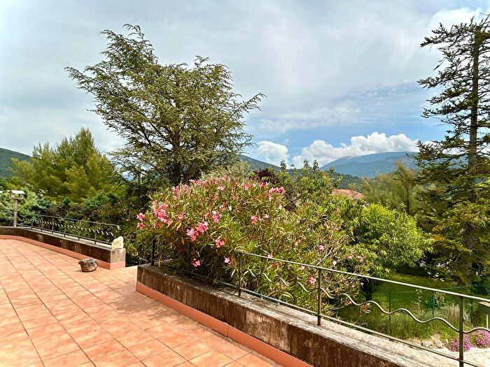 Maison à vendre - Mollans-sur-Ouvèze - 6 pièces - 4 chambres