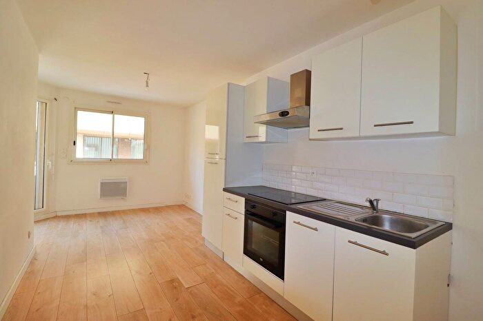 Appartement à louer - Marseille ème arrondissement - 2 pièces - 1 chambre