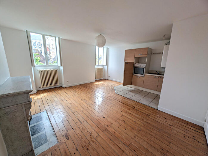Bourges, Centre-ville, Charlet, Lahitolle, Pignoux, Sembat : Appartement 4 pièces à louer