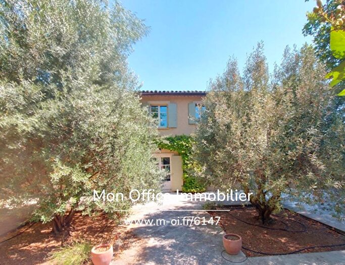 Maison 9 pièces à vendre à Vaugines