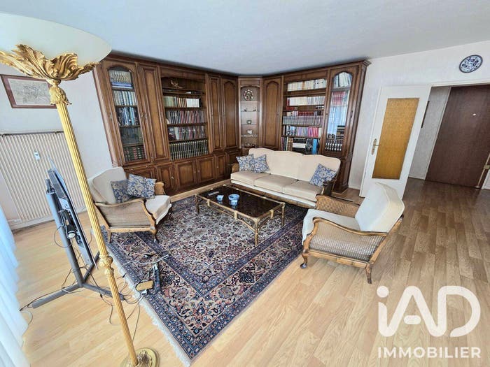 Neudorf Est Centre, Strasbourg - Appartement 4 pièces à louer