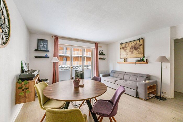 Appartement à louer - Grand Parc, Bordeaux - 3 pièces