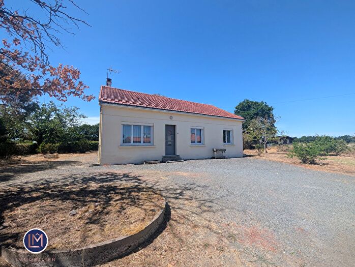 Maison 4 pièces à Saint-Philbert-de-Bouaine, à vendre