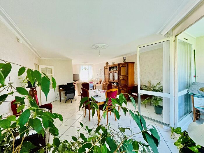 Grenoble, Villeneuve : Appartement 4 pièces à vendre