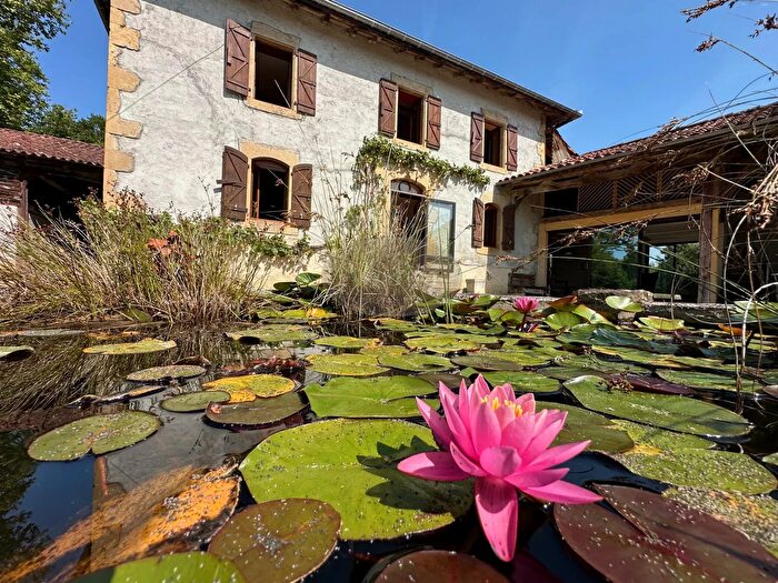 Maison à vendre - Thermes-Magnoac - 8 pièces - 4 chambres