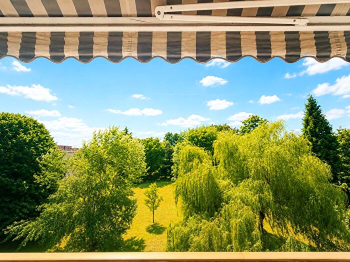 Noisy-le-Roi - Appartement 4 pièces à vendre