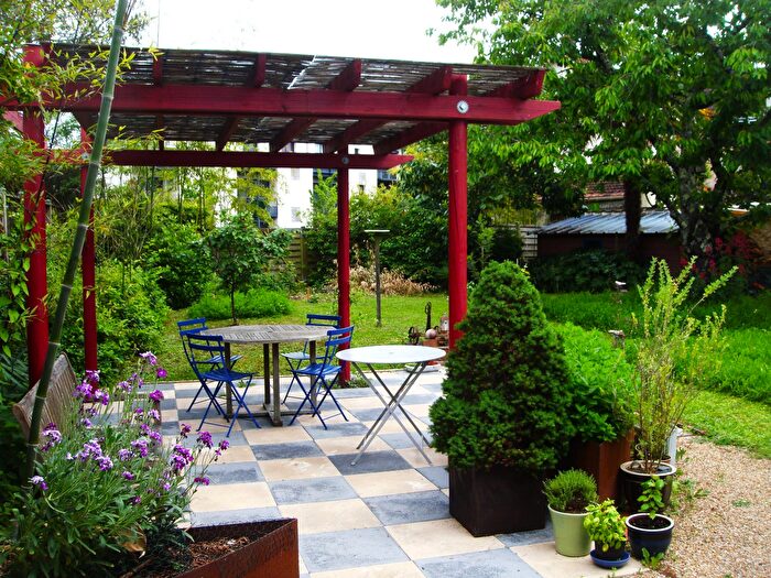 Maison à vendre - Saint-Cyr-sur-Loire - 6 pièces - 4 chambres