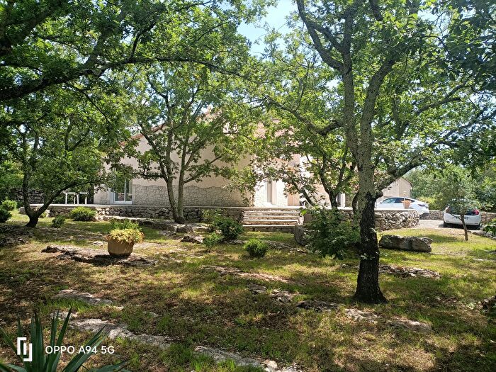 Maison à vendre - Lussas - 5 pièces - 4 chambres