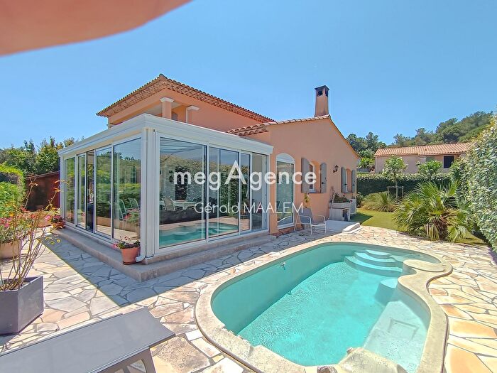 Maison à vendre - Cogolin, Radasse, Faucon - 5 pièces - 4 chambres