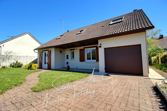 Maison 7 pièces à Angerville, à vendre