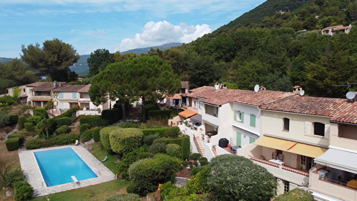 Maison à vendre - Tourrettes-sur-Loup - 4 pièces - 2 chambres