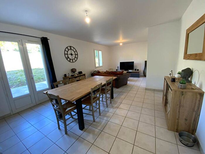 Maison à louer - Razès - 4 pièces - 3 chambres