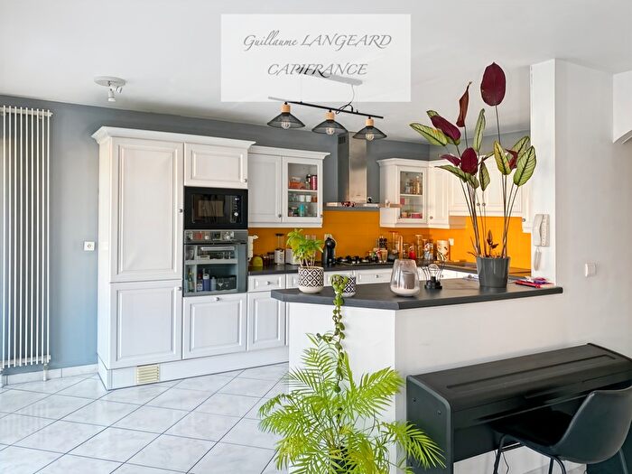 Appartement à vendre - Oyonnax, Belmont - 4 pièces - 2 chambres