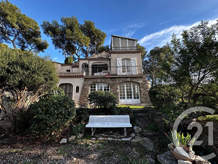 Maison à vendre - Carqueiranne - 6 pièces - 4 chambres