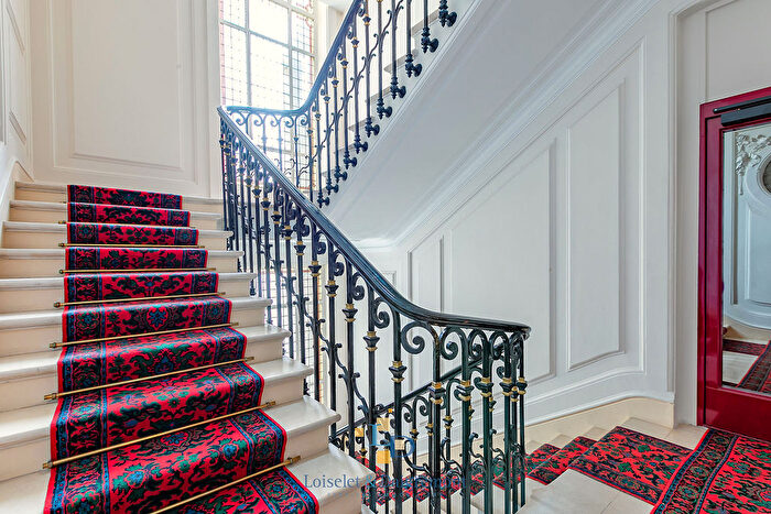 Appartement à louer - Paris e , Champ de Mars - 10 pièces - 6 chambres