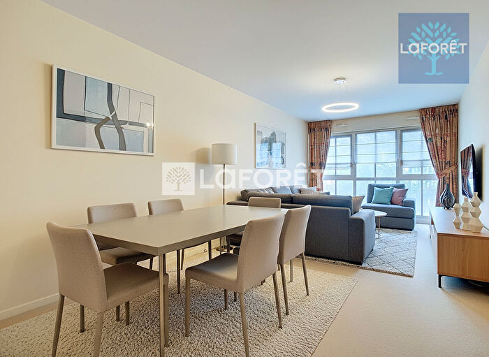 Appartement à vendre - Quartiers Centre, Saint-Hélier, Gare - 3 pièces - 2 chambres