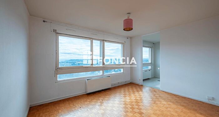 Appartement à vendre - Pierre-Bénite - 3 pièces - 2 chambres