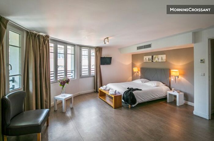 Appartement à louer - Lourdes, Soum de Lanne, Cité Rotschild - 1 pièce