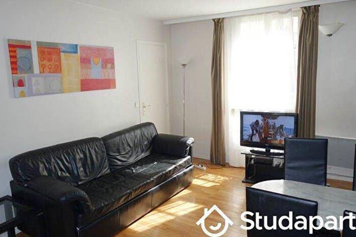 Appartement à louer - Porte Dauphine, Paris ème arrondissement - 3 pièces - 2 chambres