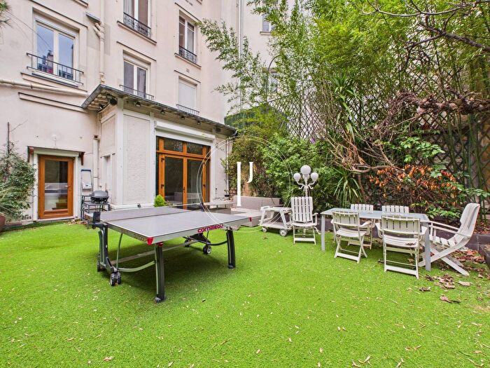 Appartement à louer - Paris ème arrondissement - 8 pièces - 5 chambres