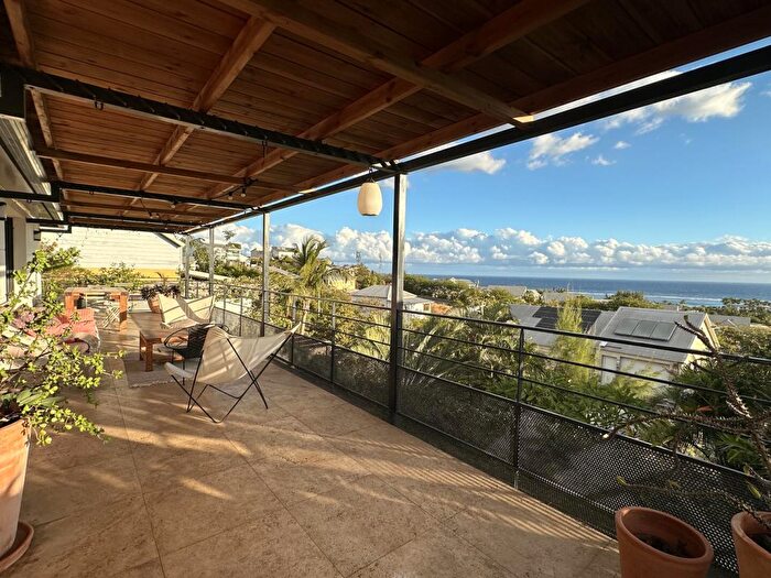 Maison à vendre - Saint-Paul - 6 pièces - 4 chambres