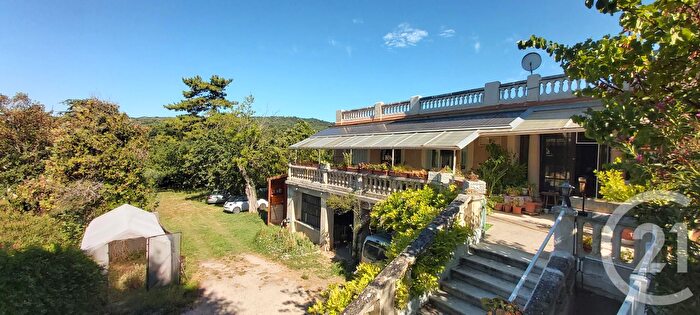 Maison 12 pièces à Sauzet, à vendre