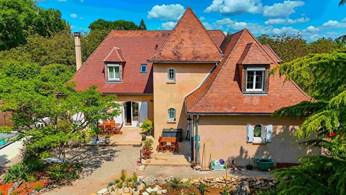 Maison à vendre - Négrondes - 8 pièces - 5 chambres