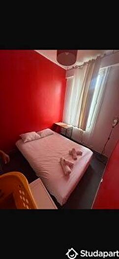 Appartement à louer - Cernay Jamin-Jean Jaurès-Epinettes, Reims - 1 pièce - 4 chambres