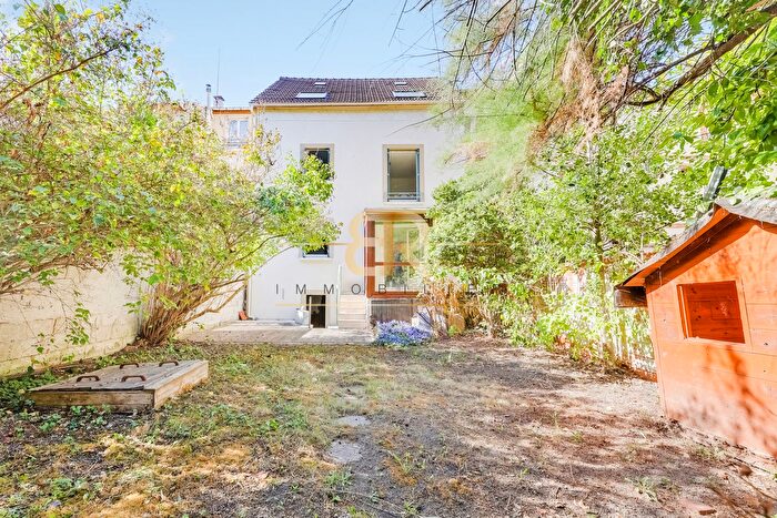 Maison 8 pièces à Bondy, Le Saule Blanc, à vendre