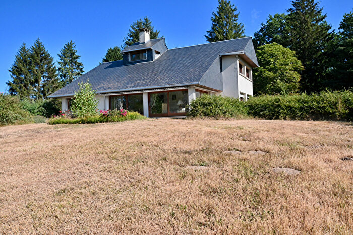 Maison à vendre - Dun-les-Places - 12 pièces - 6 chambres