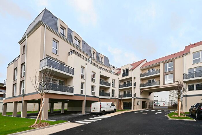 Appartement à louer - Dammarie-les-Lys, Petit Dammarie, Croix Saint-Jacques - 4 pièces - 2 chambres