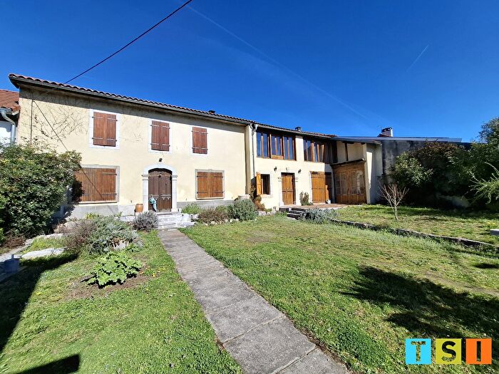 Maison à vendre - Saint-Laurent-de-Neste - 9 pièces - 5 chambres