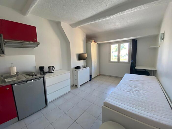 Appartement à louer - Aix-en-Provence, Centre-ville - 1 pièce