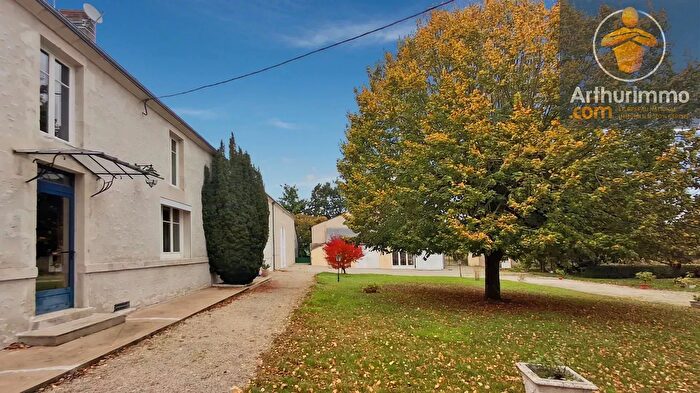 Maison 9 pièces à vendre à Josnes