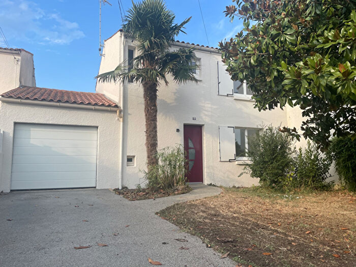 Maison 4 pièces à vendre à Château-d'Olonne, Les Soulardières, Mairie