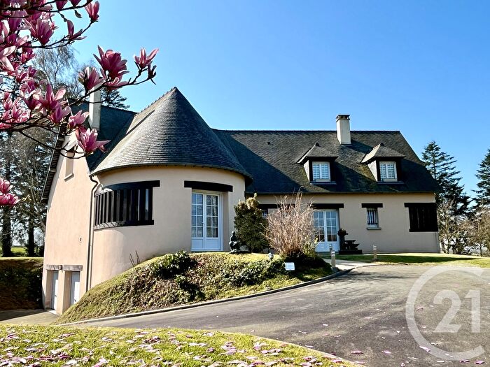 Maison à vendre - Barenton - 8 pièces - 5 chambres