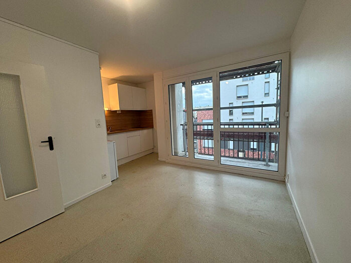 Appartement à louer - Quartiers Nord-Est, Maurepas - 1 pièce