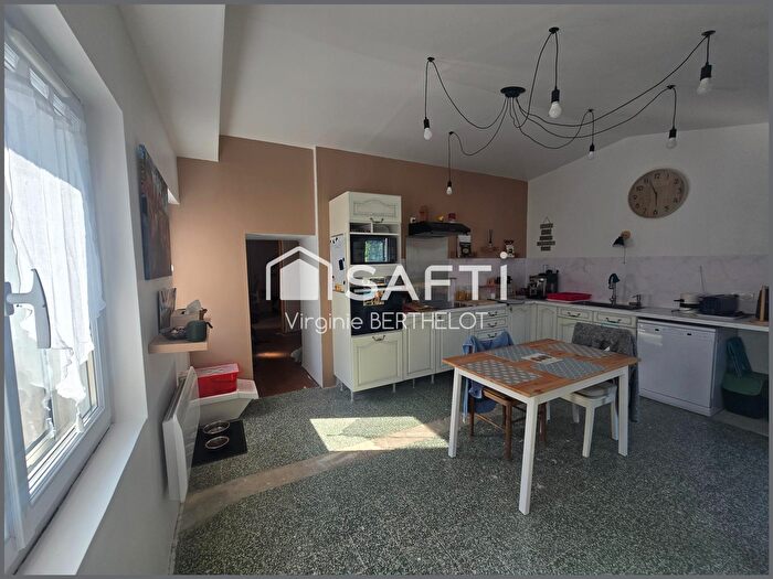 Secondigny : Maison 2 pièces à vendre