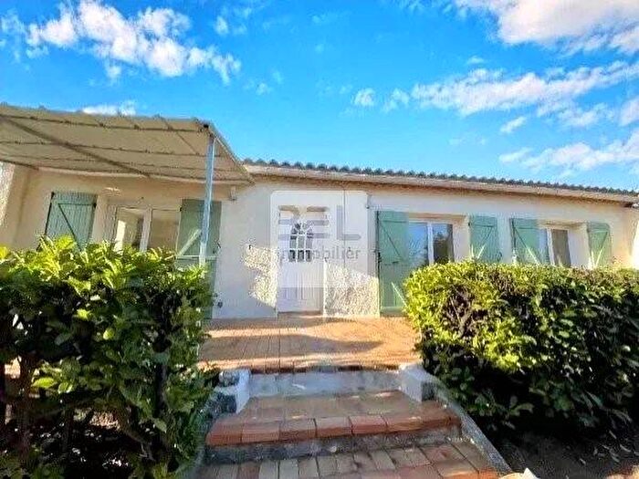 Maison à louer - Saint-Marcel-de-Careiret - 5 pièces - 3 chambres