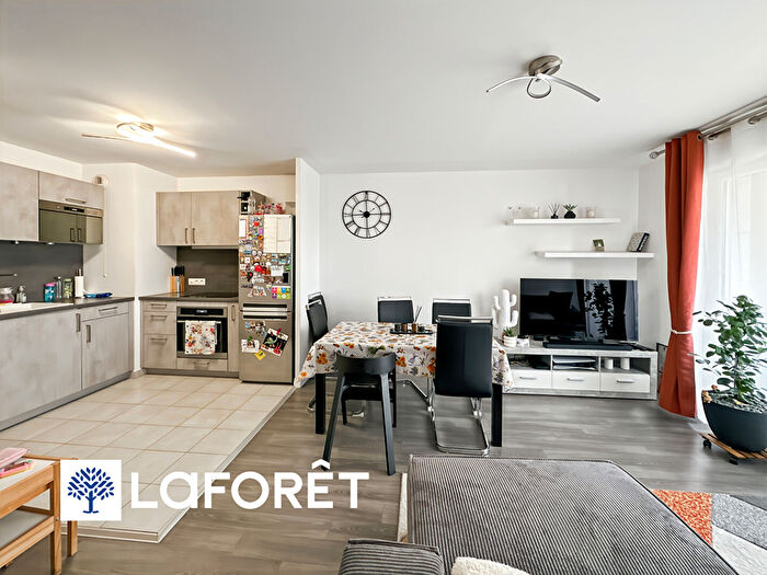 Appartement à vendre - Viry-Châtillon, Chatillon - 3 pièces - 2 chambres