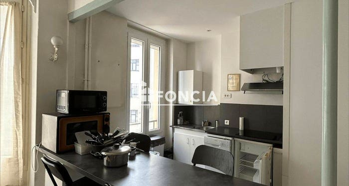 Bizillon-Centre Deux, Saint-Étienne : Appartement 3 pièces à louer