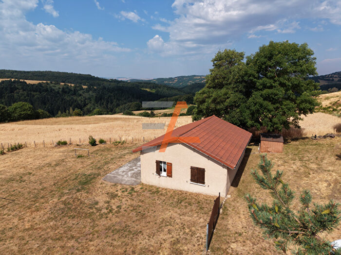 Maison 3 pièces à Présailles, à vendre