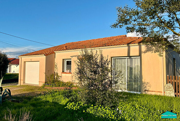 Maison à vendre - Saint-Étienne-de-Mer-Morte - 4 pièces - 3 chambres