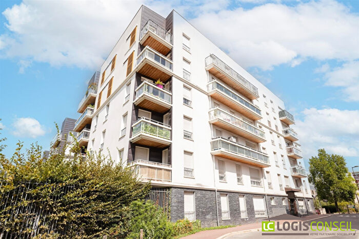 Châtenay-Malabry, Justice : Appartement 2 pièces à louer