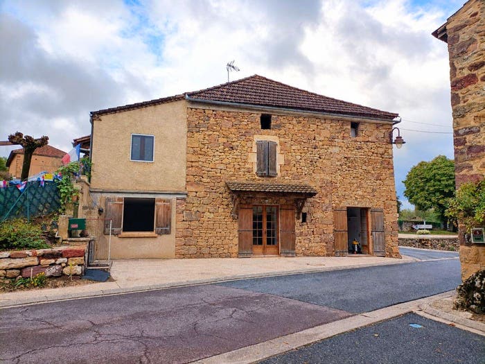 Maison 3 pièces à louer à Grives
