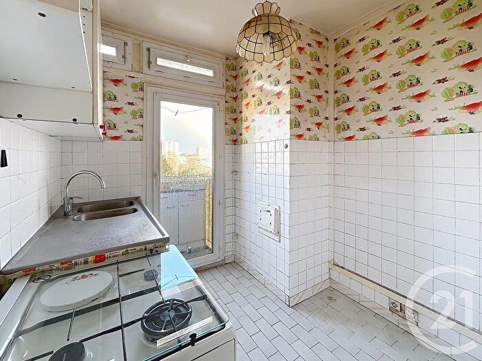 Appartement 5 pièces à Garges-lès-Gonesse, La Dame Blanche Ouest, à vendre