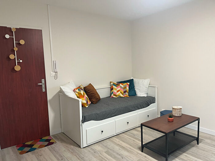 Appartement à louer - Pau, Dufau, Tourasse - 1 pièce